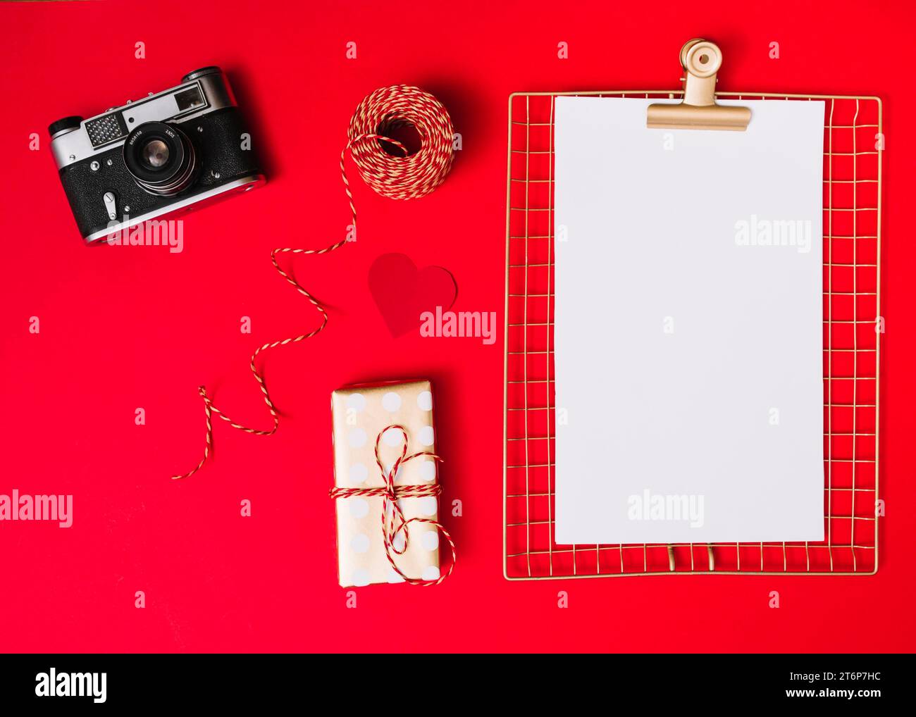 Blank paper notepad pastel hi-res stock photography and images - Alamy