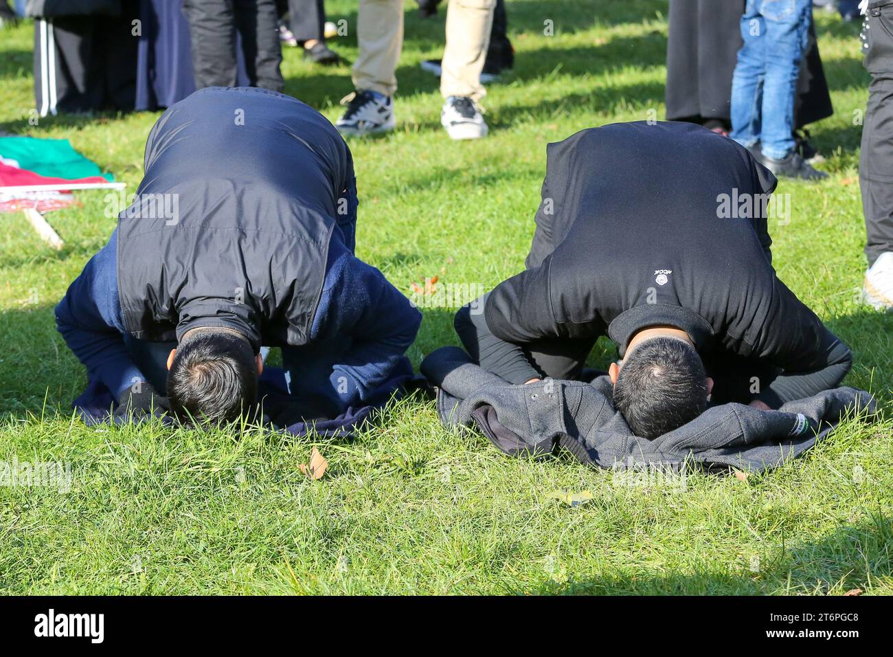 Prayers pro palestine hi-res stock photography and images - Alamy