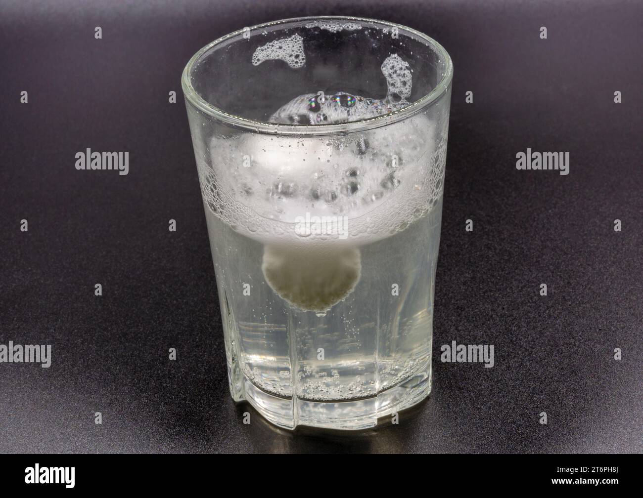 Dissolving instant effervescent tablets hi-res stock photography and ...