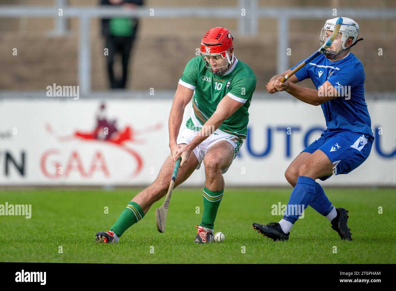 Hurling irish field sport hi-res stock photography and images - Alamy