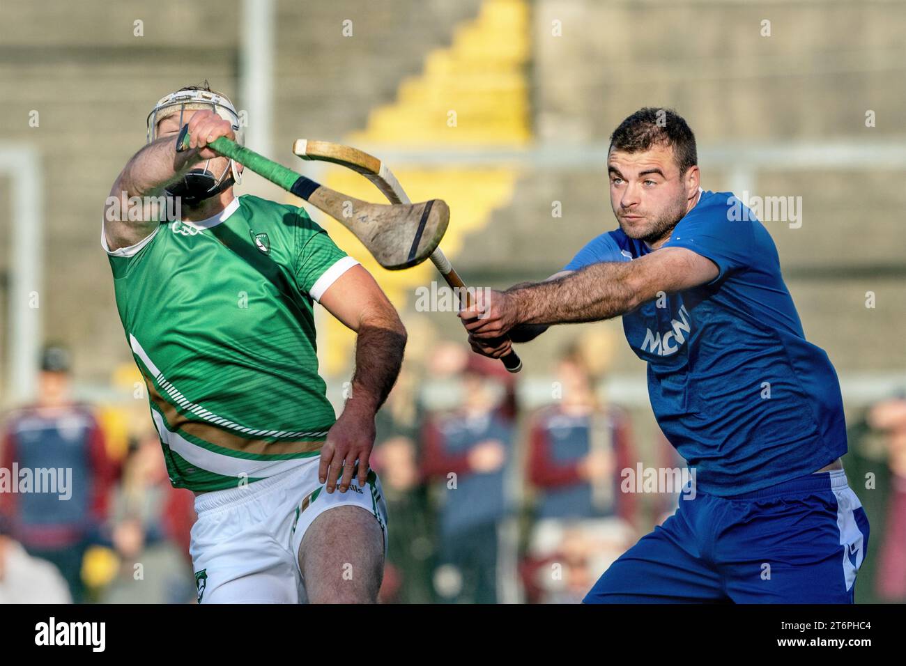 Hurling irish field sport hi-res stock photography and images - Alamy