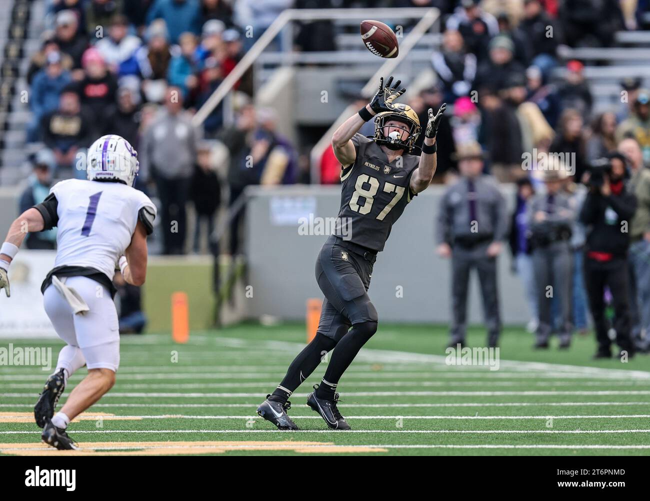 Receiver casey reynolds hi-res stock photography and images - Alamy