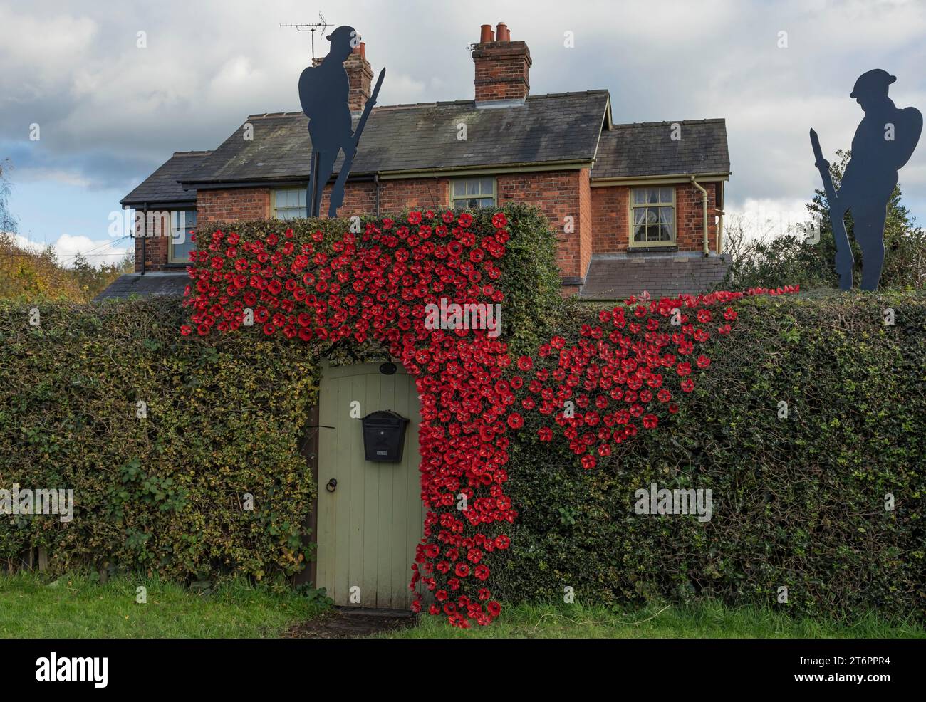 Northwich, Cheshire, UK - November 10th 2023 - Poppies and soilders ...