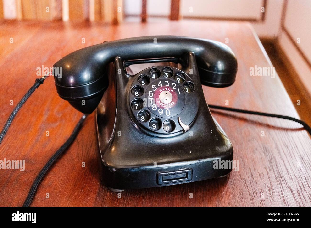 Vintage dial wheel telephone hi-res stock photography and images - Alamy
