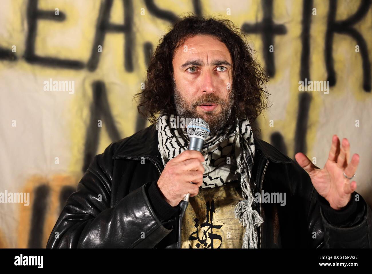 Ghayath Almadhoun, Lyriker, bei We still need to talk. Ceasefire NOW ...