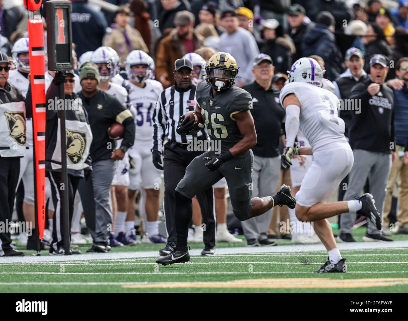 Back to black 2023 hi-res stock photography and images - Alamy