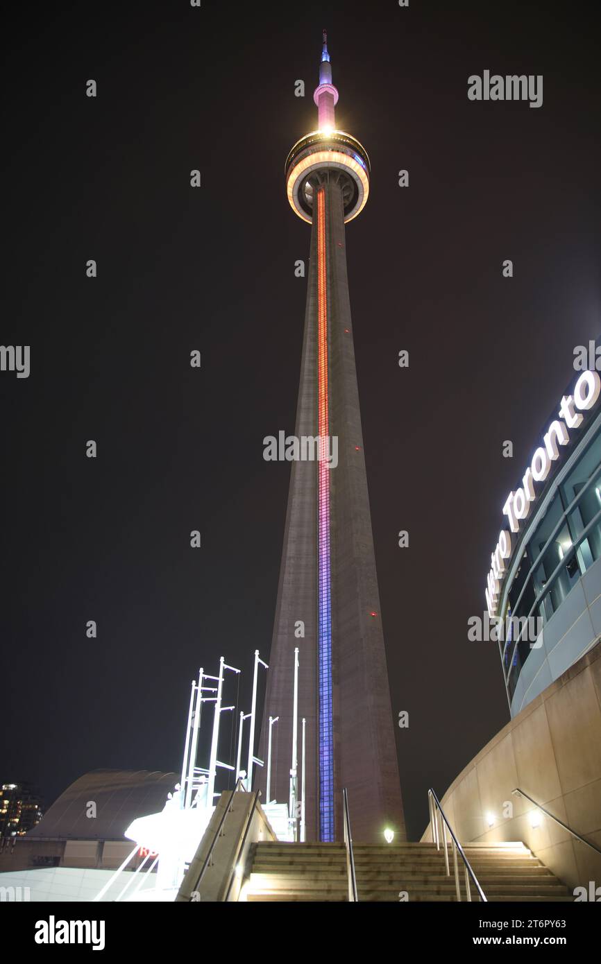CN Tower, Toronto Illuminated At Night Stock Photo - Alamy