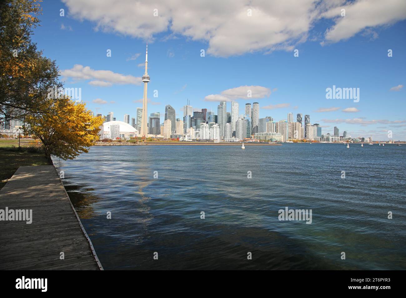 Toronto Skyline In Autumn Stock Photo - Alamy
