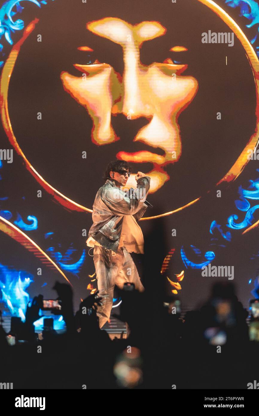 the Genoese rapper Tedua, real name Mario Molinaro, stops in his city ...