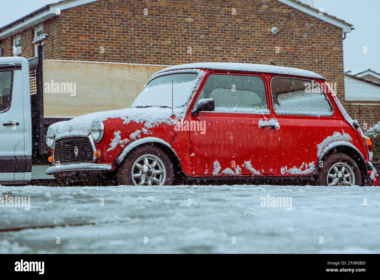 Vintage red car and snow hi-res stock photography and images - Alamy
