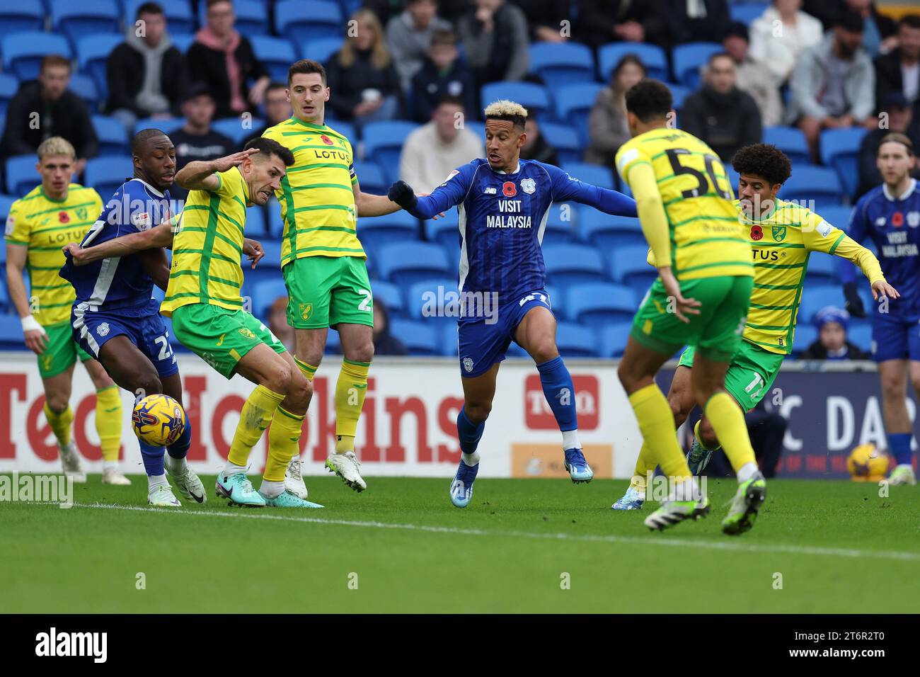 Callum Robinson of Cardiff City (c) in action. EFL Skybet championship match, Cardiff city v ...