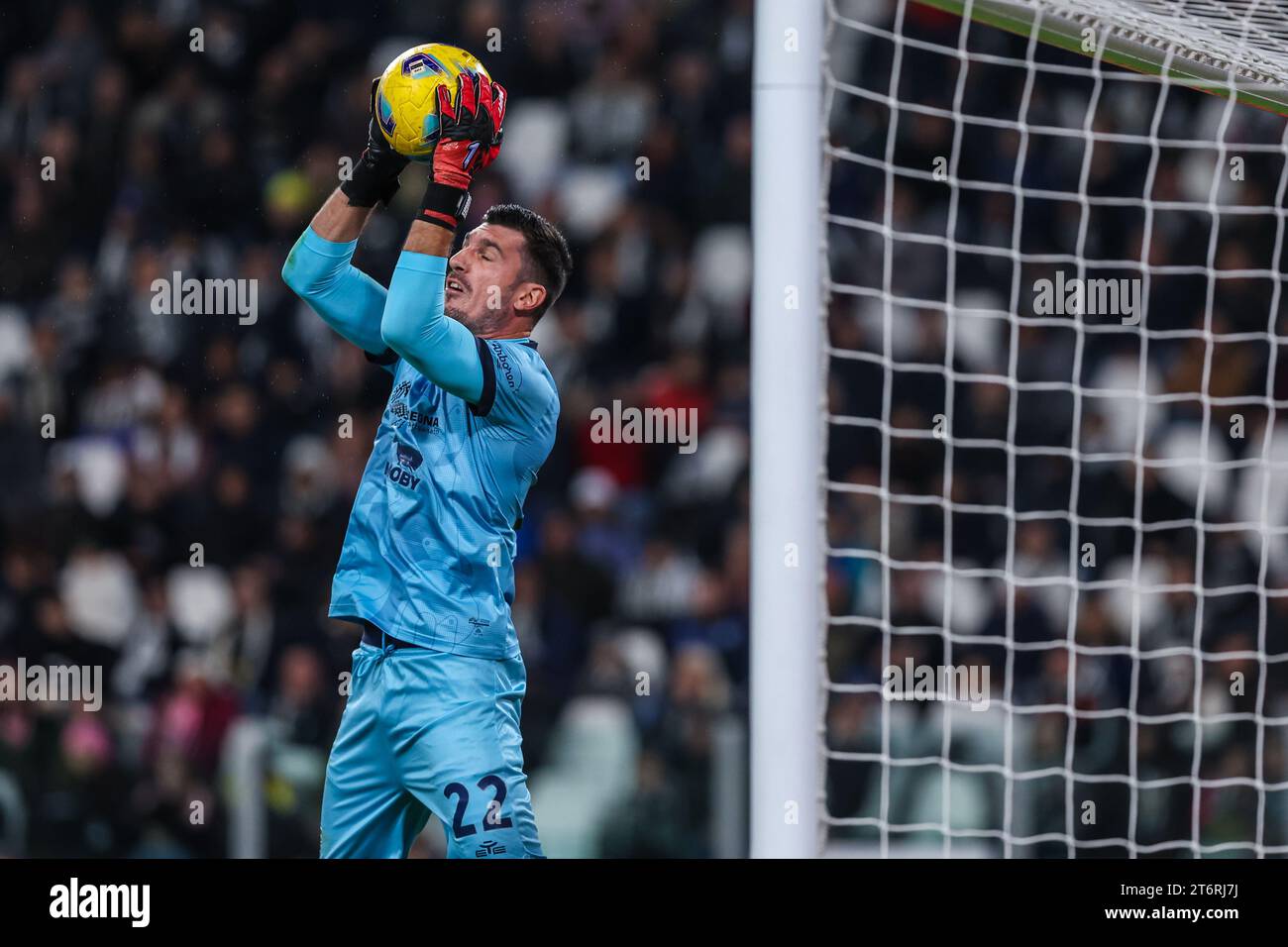 Simone Scuffet of Cagliari Calcio seen in action during Serie A 2023/24 ...