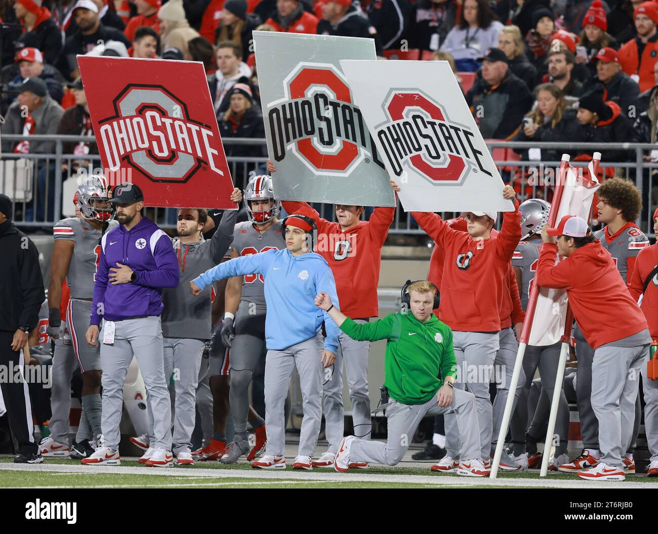 Sideline signals hi-res stock photography and images - Alamy