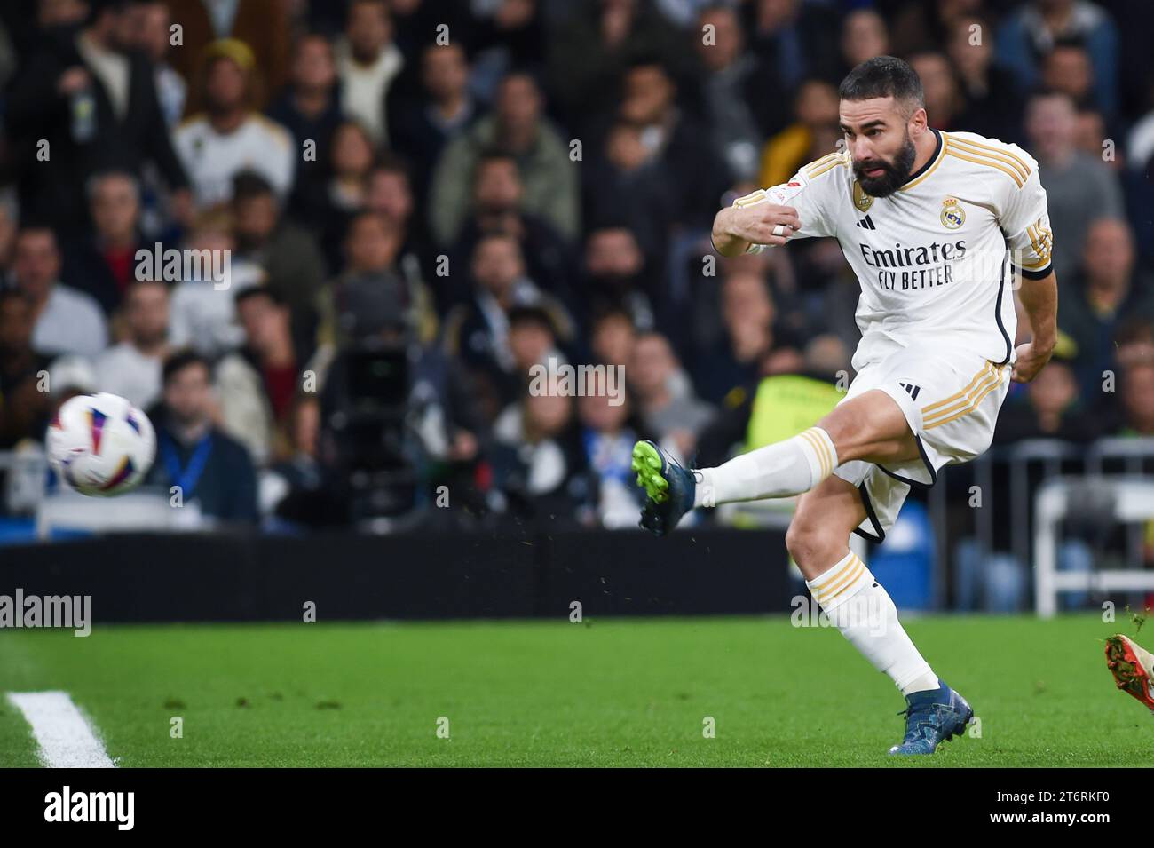 (231112) -- MADRID, Nov. 12, 2023 (Xinhua) -- Daniel Carvajal of Real ...