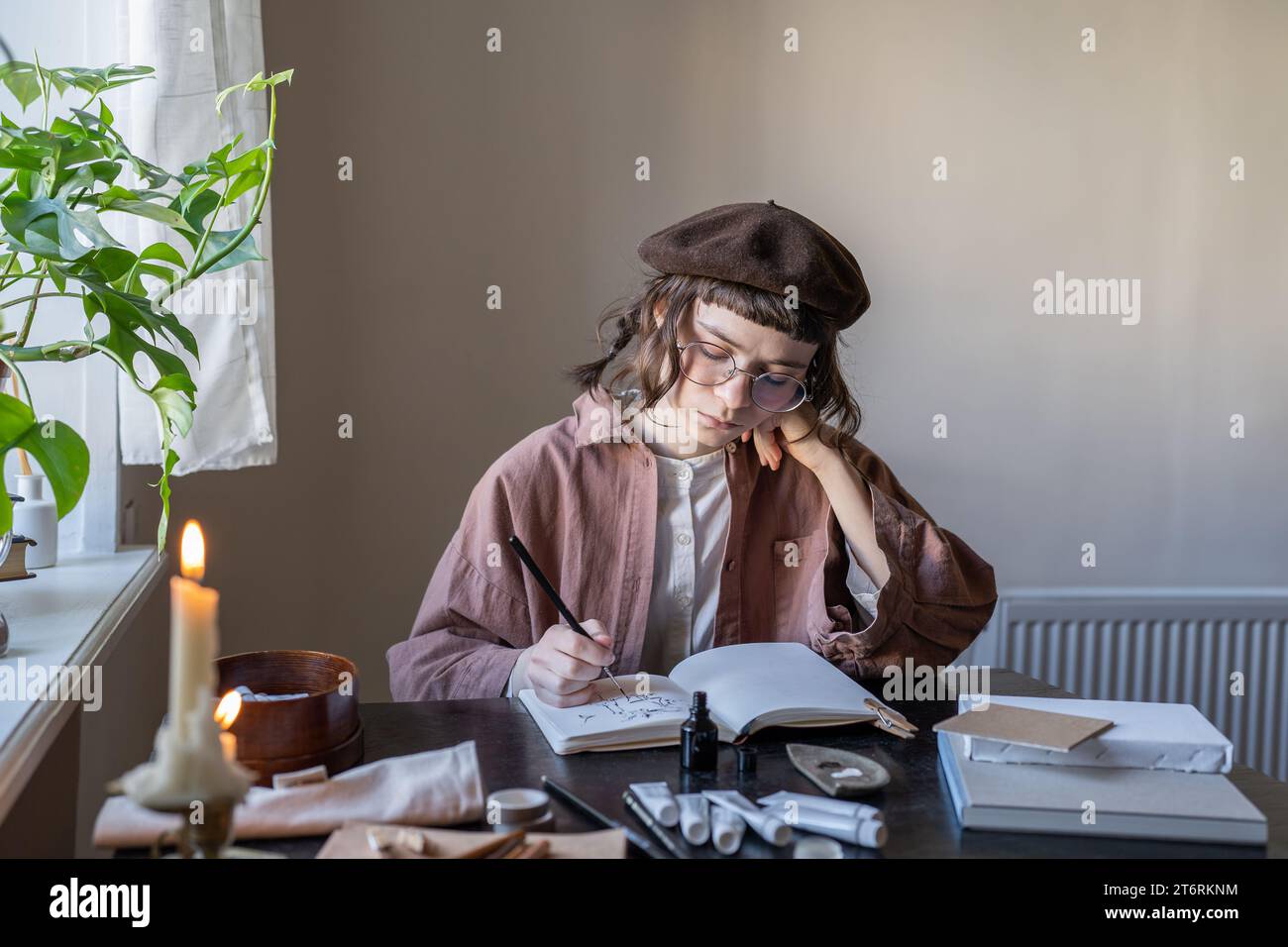 Creative artist-illustrator, painter, drawing tutor sketching animation ...