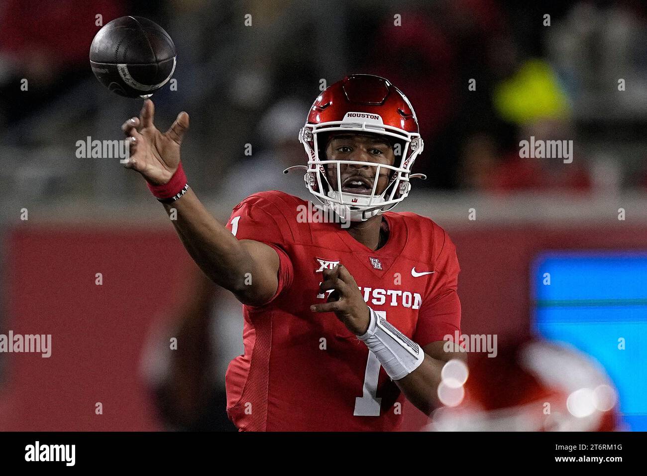 Houston quarterback Donovan Smith (1) passes during the fourth quarter ...
