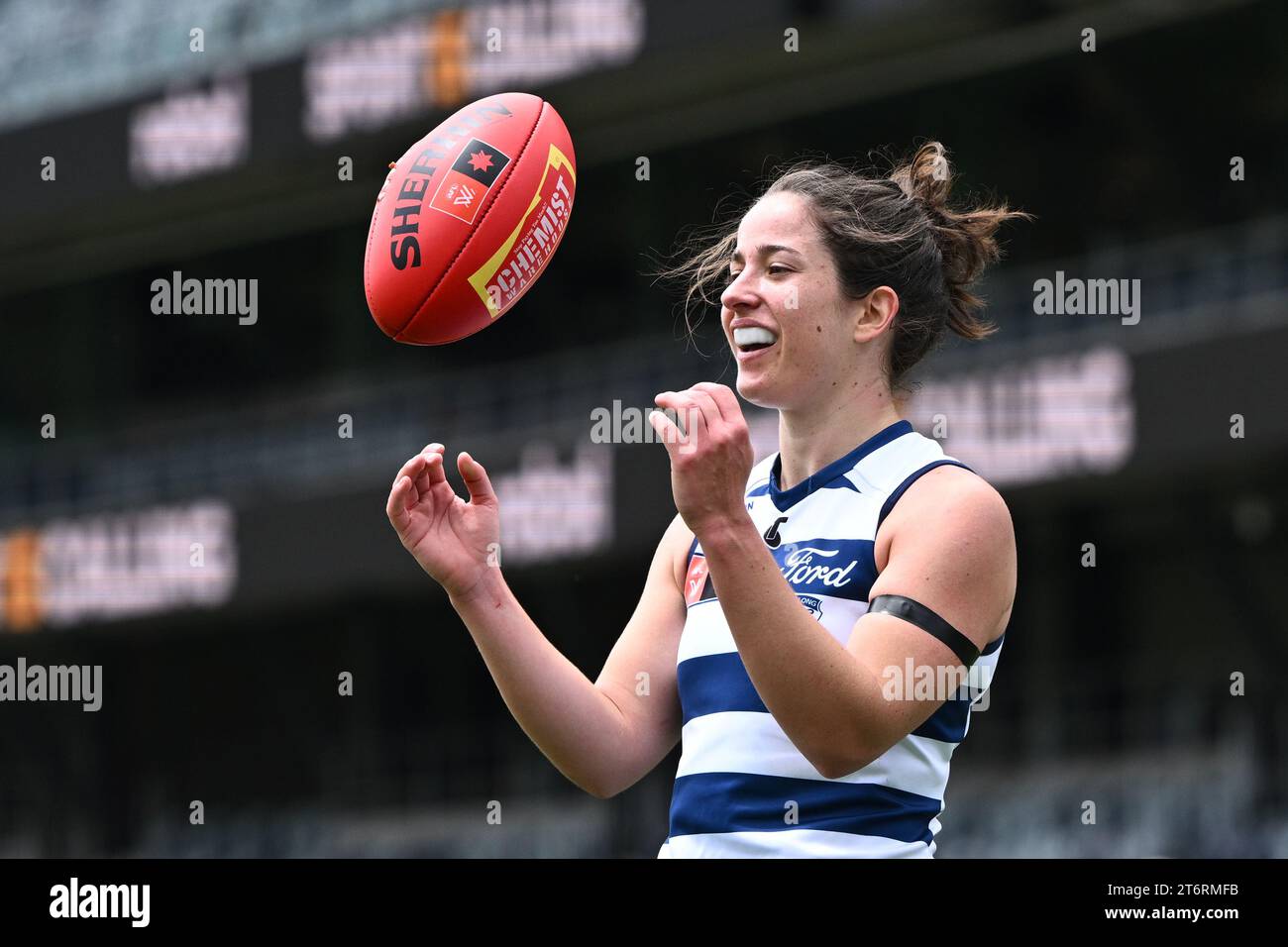 Jacqueline Parry of Geelong prepares for a shot at goal during the AFLW ...