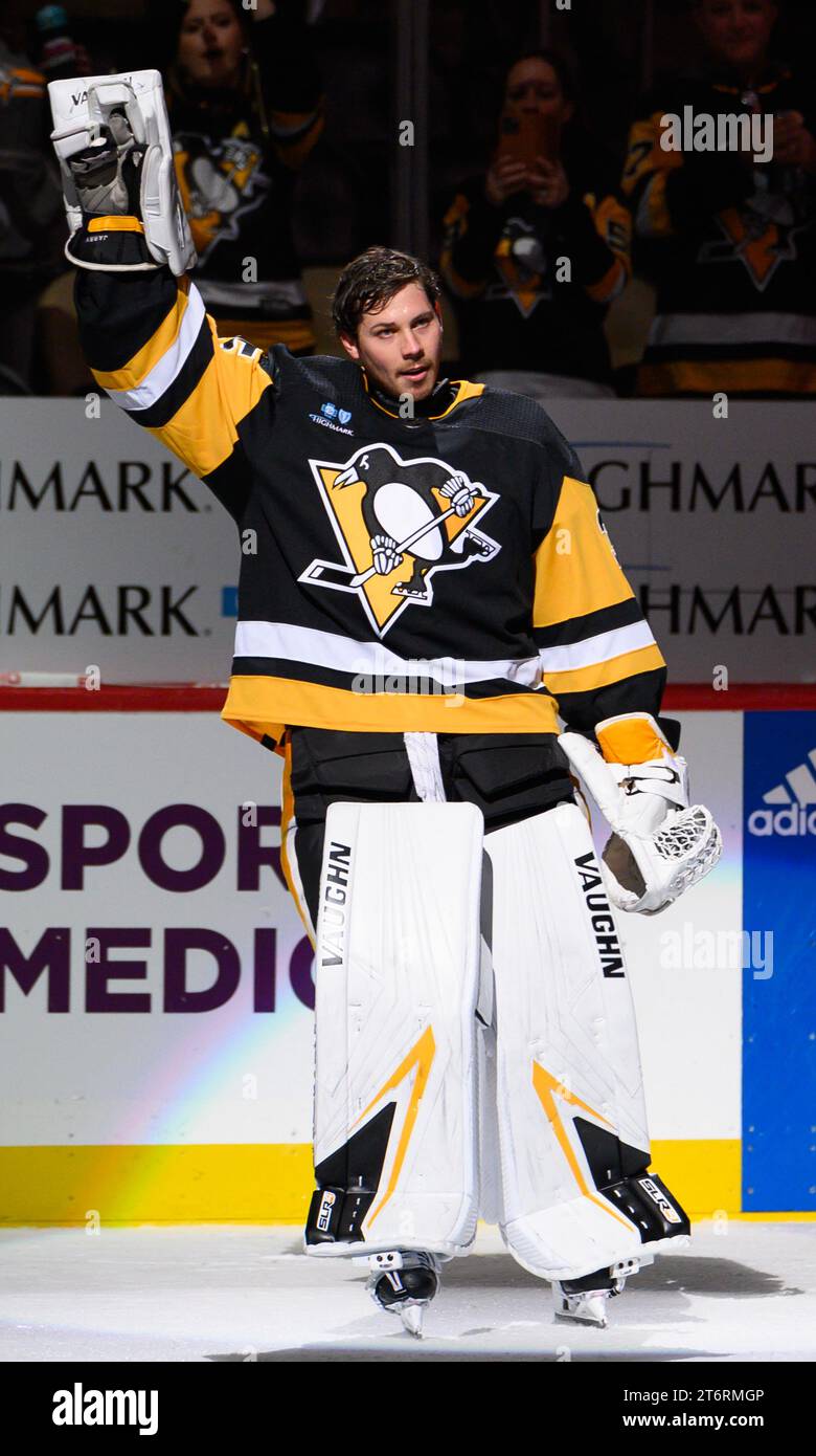 Pittsburgh Penguins goaltender Tristan Jarry (35) receives top star of ...