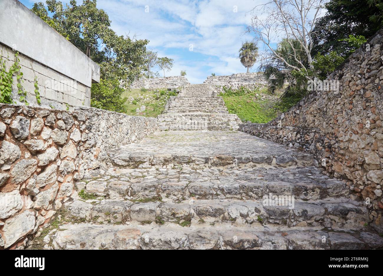 Kinich kak moo pyramid hi-res stock photography and images - Alamy