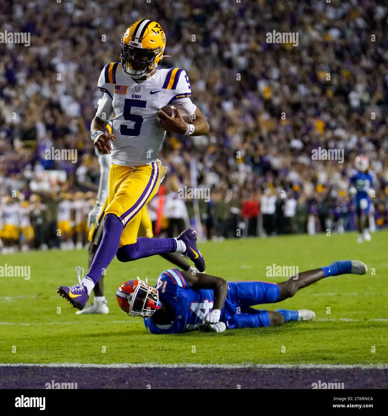 November 11, 2023: LSU Tigers quarterback JAYDEN DANIELS (5) scores on ...