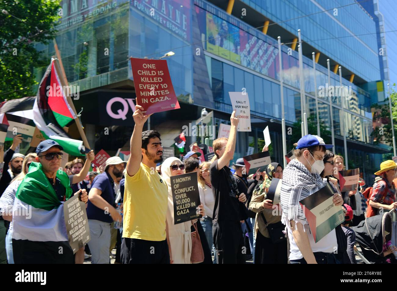 Melbourne CBD, 12 November 2023: Free Palestine protestors walk through ...