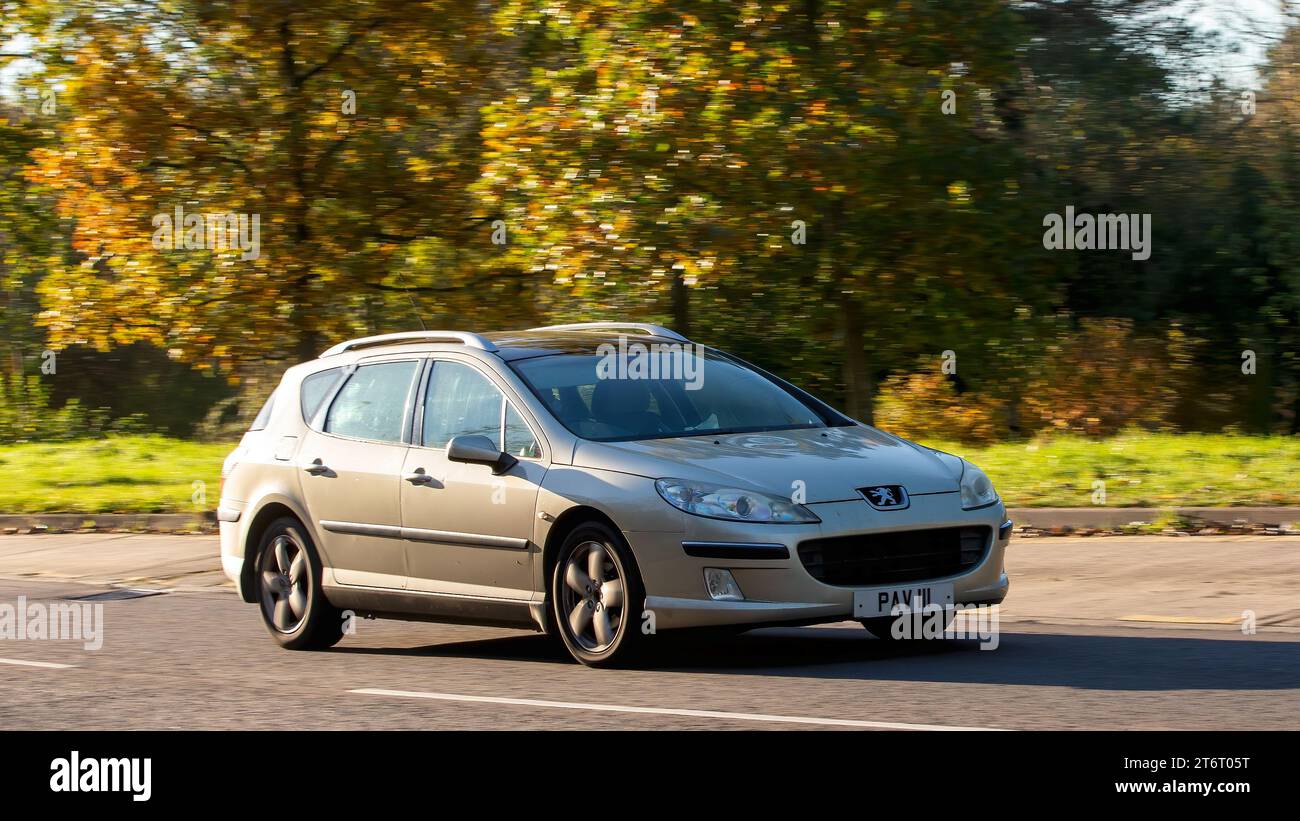 Milton Keynes,UK - Nov 11th 2023: 2005 gold Peugeot 407 estate car ...