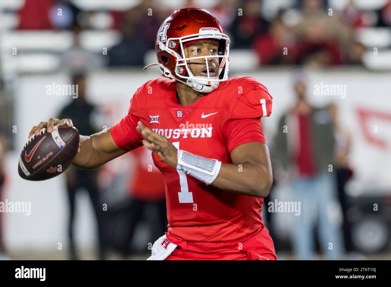 November 11, 2023: Houston Cougars quarterback Donovan Smith (1) throws ...