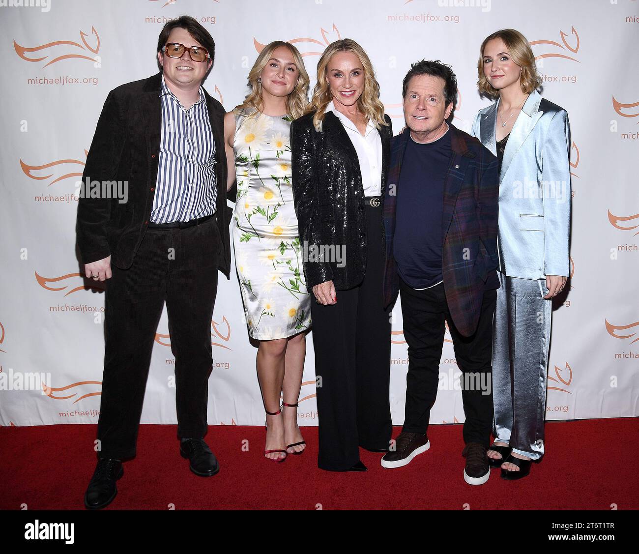 (L-R) Sam Fox, Aquinnah Fox, Tracy Pollan, Michael J. Fox and Schuyler ...
