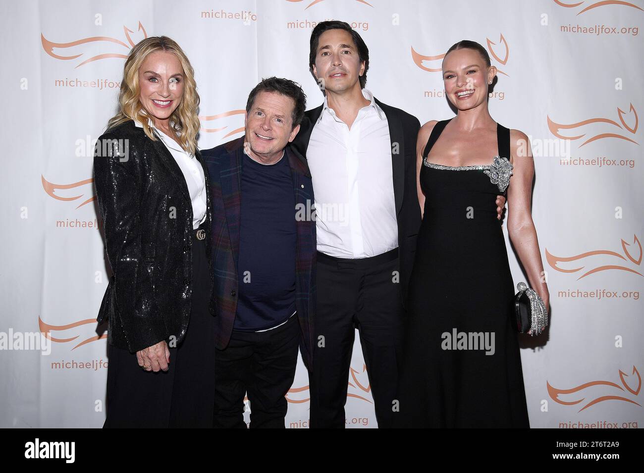 (L-R) Tracy Pollan, Michael J. Fox, Justin Long and Kate Bosworth ...