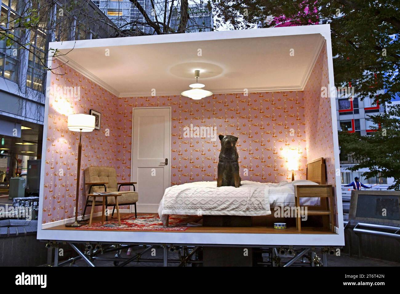 Tokyo Shibuya's iconic statue of Hachiko sits in a bedroom as it is ...