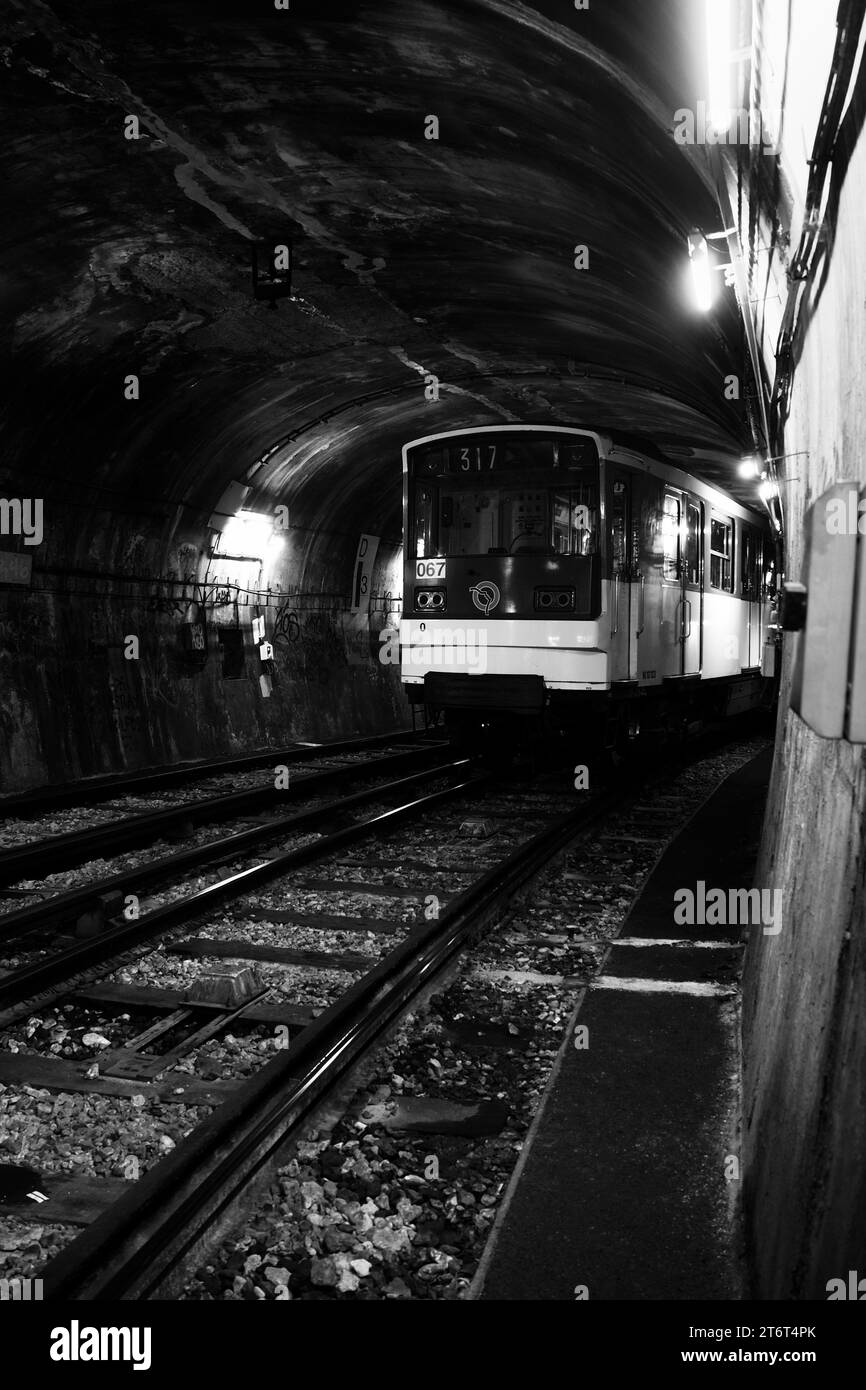 Ligne de transport hi-res stock photography and images - Alamy