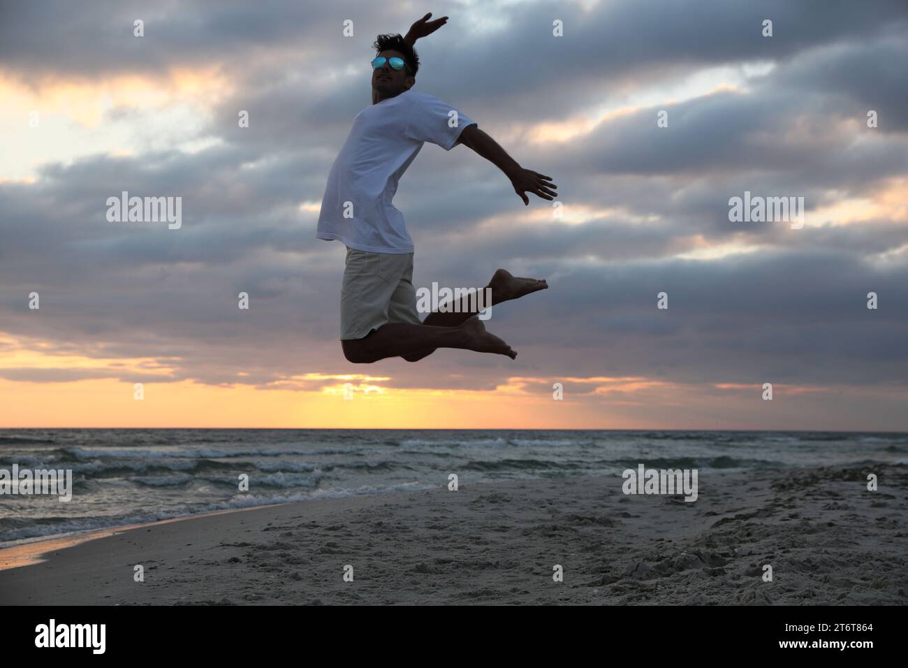 Sandy dance hi-res stock photography and images - Alamy
