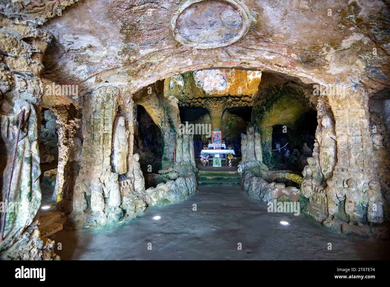 Italy cave sculpture hi-res stock photography and images - Alamy