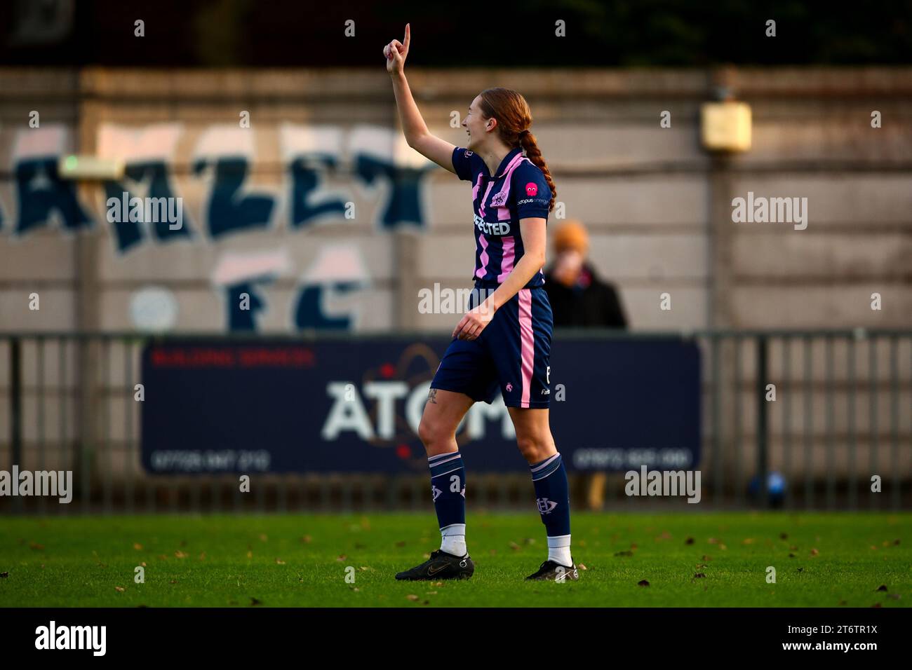Ceylon Hickman (13 Dulwich Hamlet) celebrates scoring a goal Stock ...