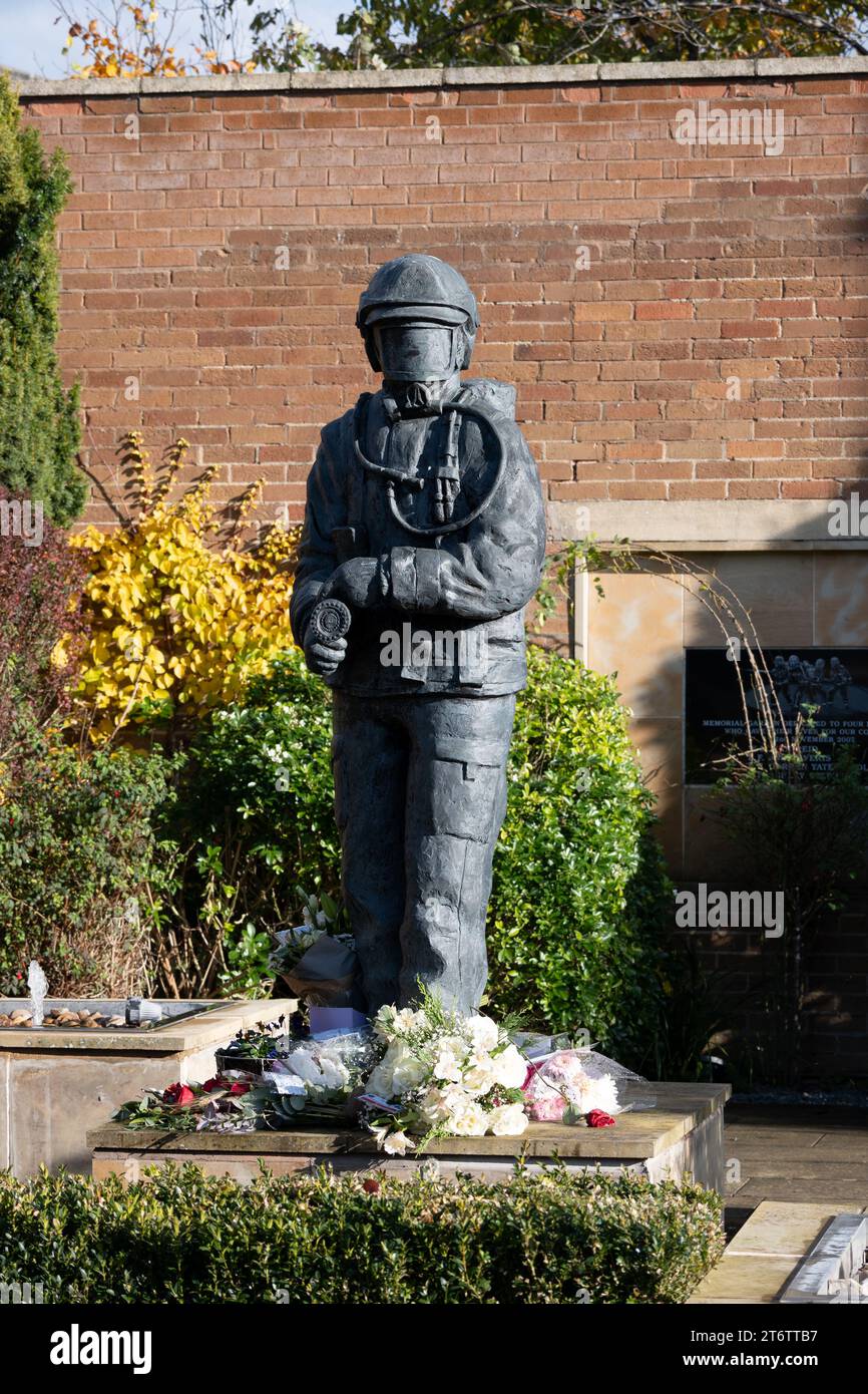 Fireman memorial statue, Stratford-upon-Avon fire station, Warwickshire ...