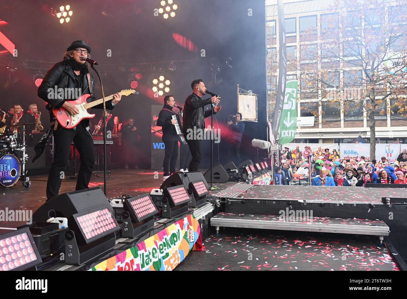 11 November 2023, North Rhine-Westphalia, Cologne: The band Räuber on ...