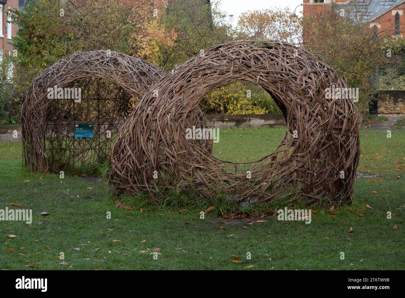 Twin Pods willow sculptures, Stratford-upon-Avon, Warwickshire, England ...