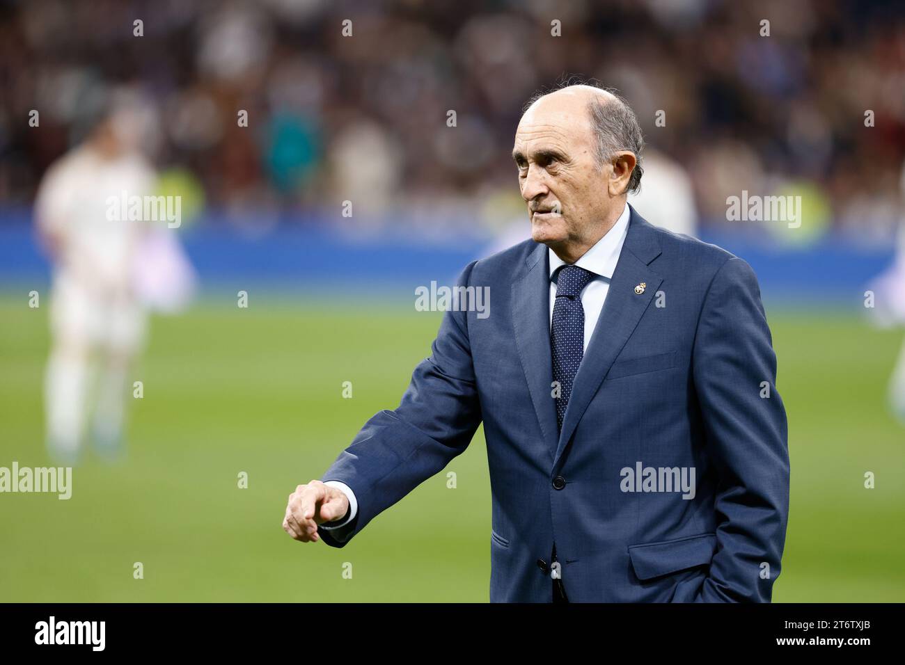 Jose Martinez Sanchez â€œPirriâ€ takes the kickoff during the Spanish ...