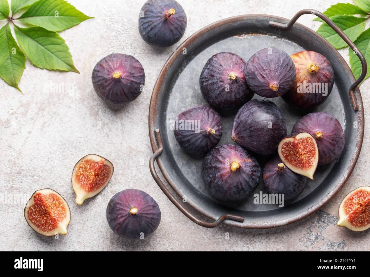 Cutting fresh figs hi-res stock photography and images - Alamy