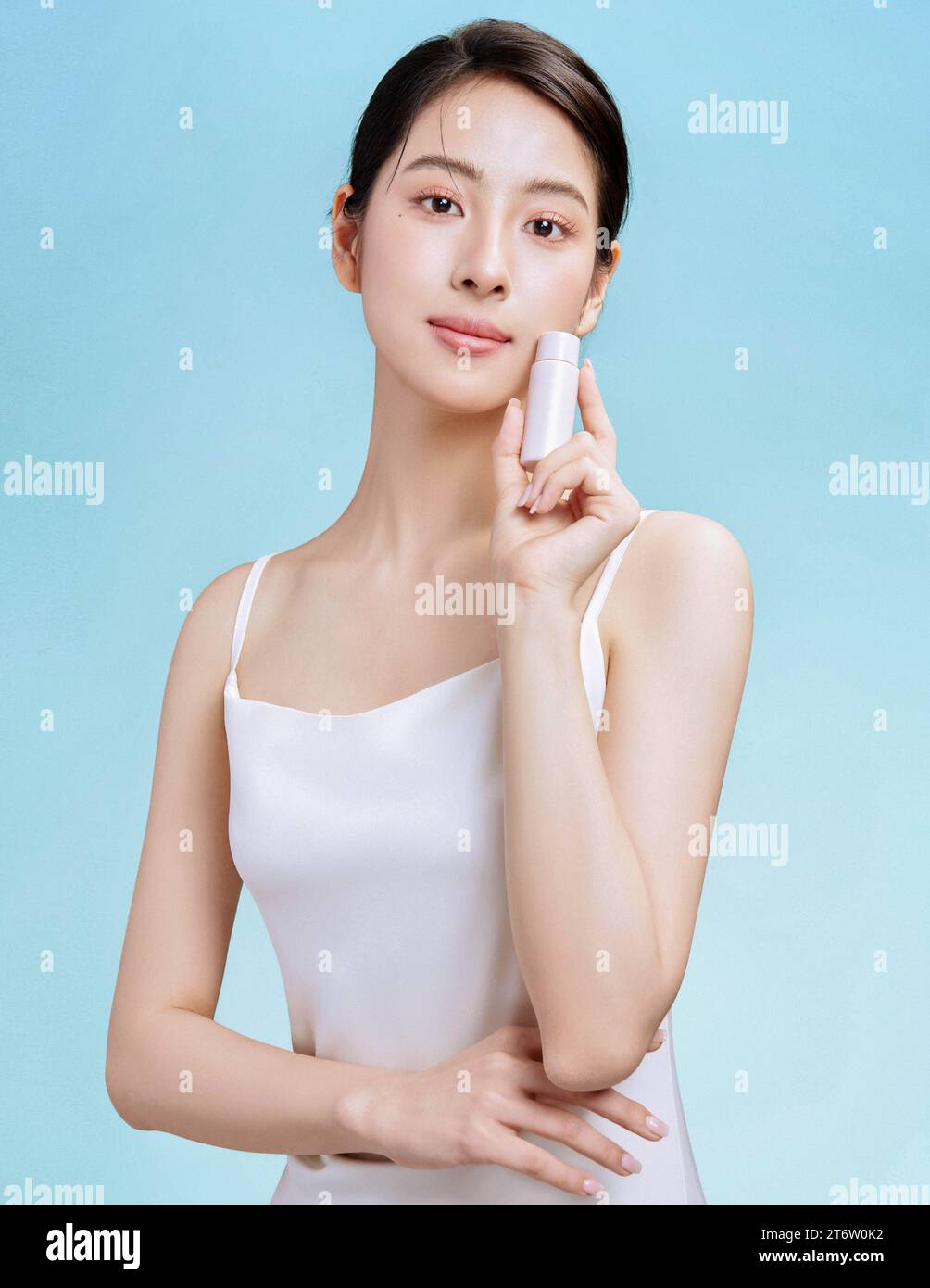 Asian women's faces are beautified with cosmetics, faces for ...