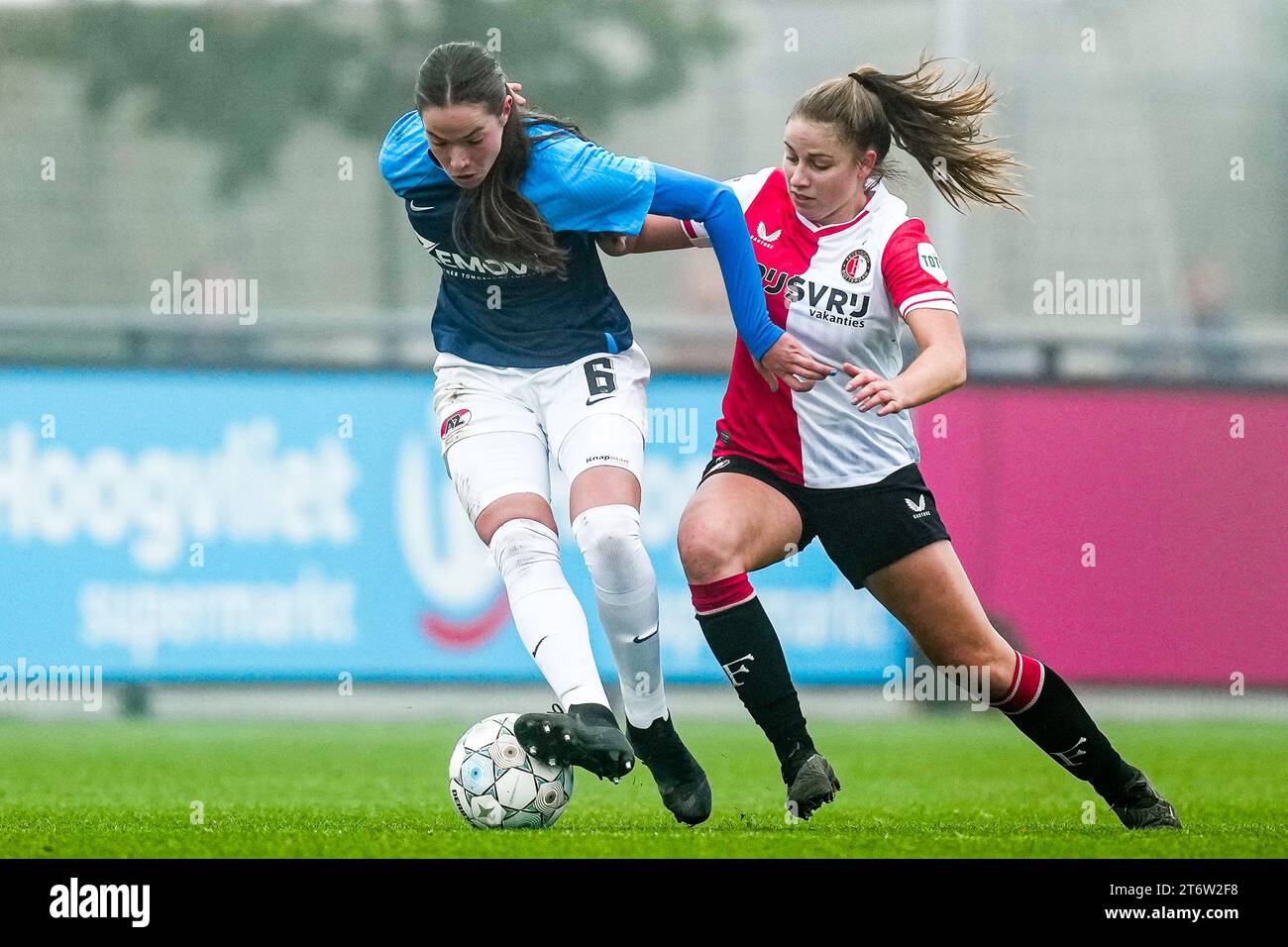 Rotterdam - Isa Colin of AZ Alkmaar V1, Tess van Bentem of Feyenoord V1 ...