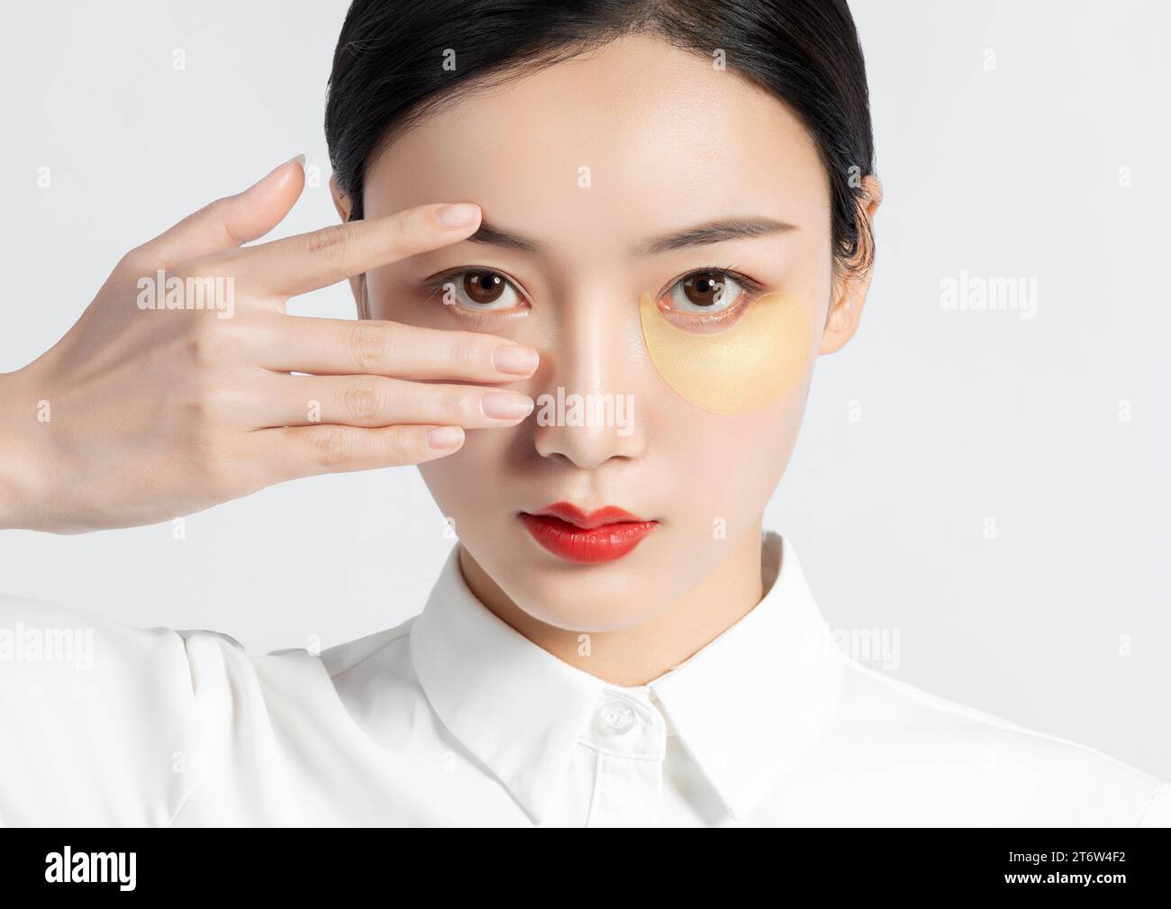 Asian women's faces are beautified with cosmetics, faces for ...