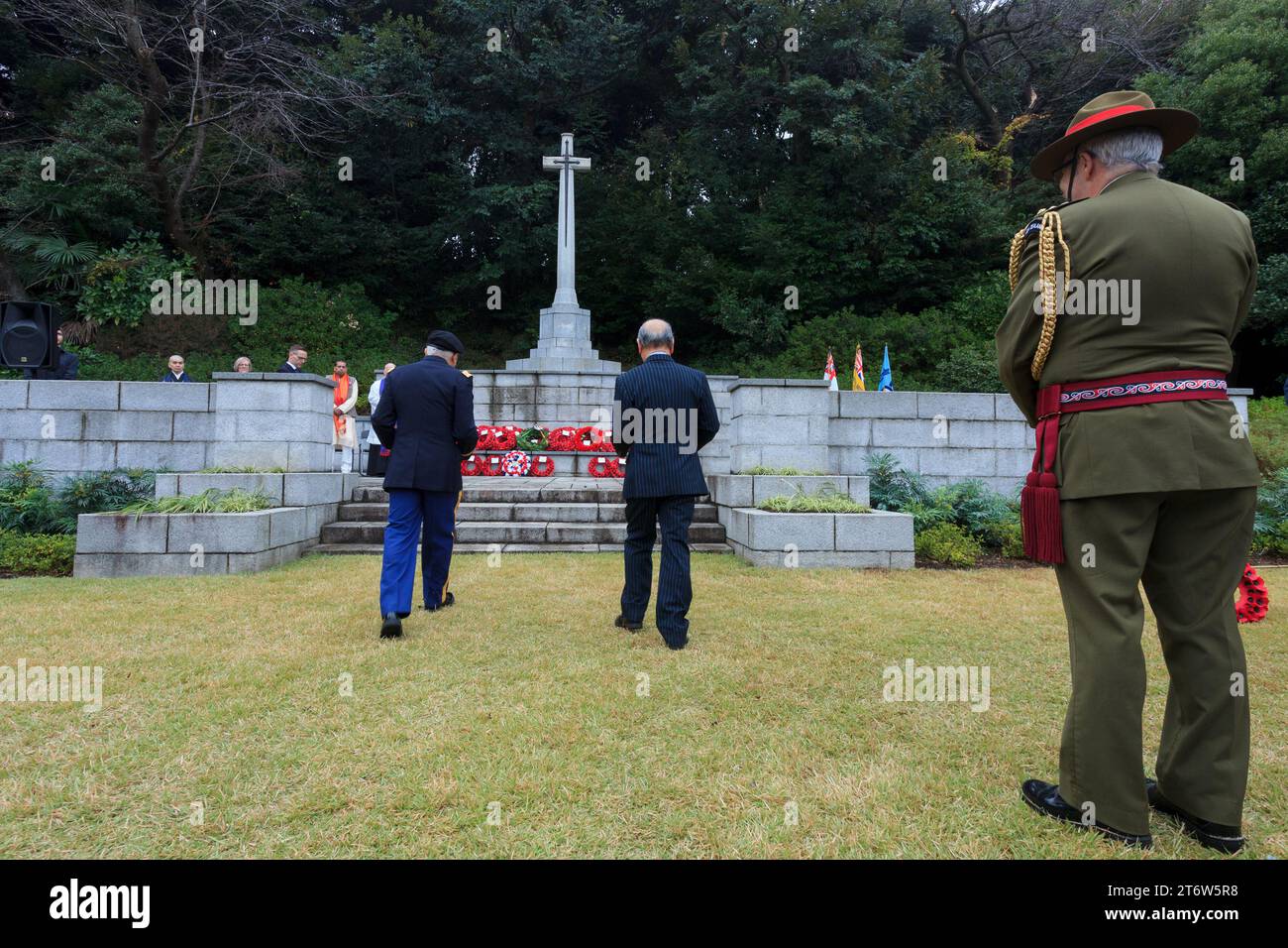 Diplomats and dignitaries lay wreaths of poppies at the Cross of ...