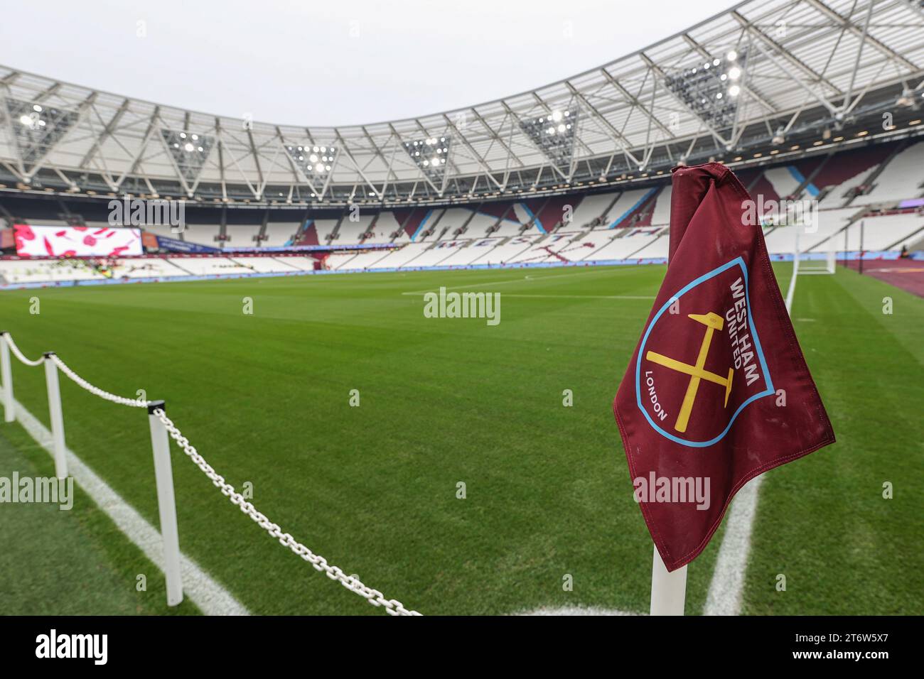 London stadium (west ham united) inside hi-res stock photography and ...