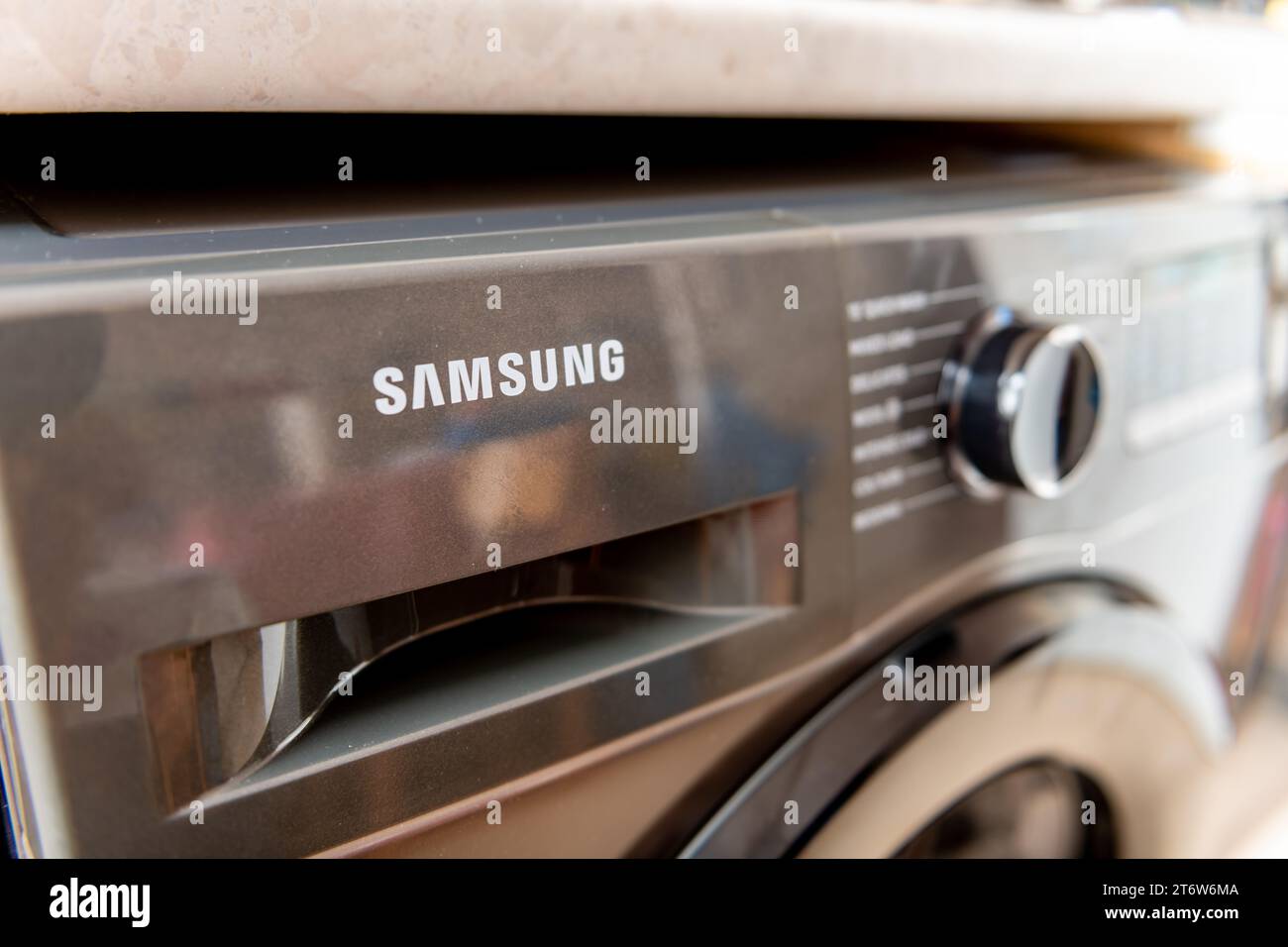 Electronics machine hi-res stock photography and images - Alamy