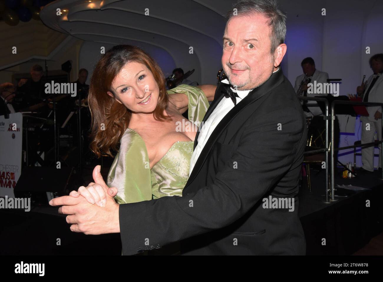 Karin Schubert TV Moderatorin Ex Narrhalla Faschingsprinzessin 20003-2004 mit Ehemann Werner ...