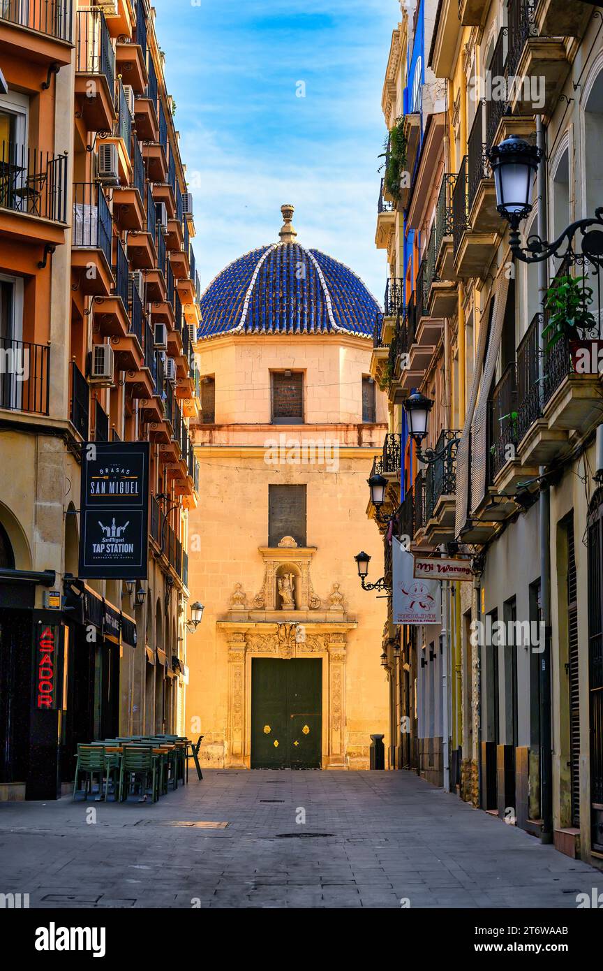 Co-Cathedral of San Nicolas de Bari, medieval church architecture in ...