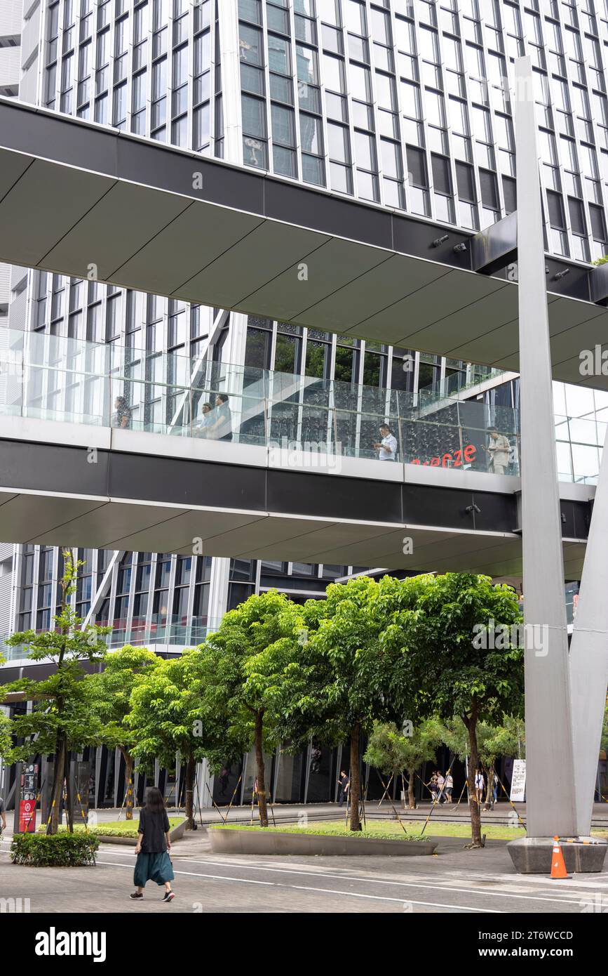 Footbridge to Breeze Nan Shan shopping mall, Xinyi, Taipei, Taiwan ...