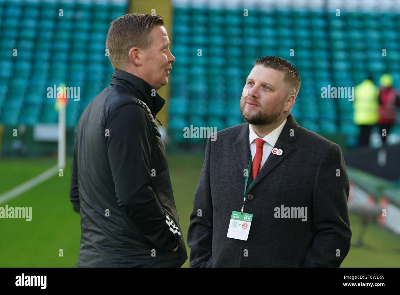 Aberdeen manager Barry Robson (left) with chief executive Alan Burrows ...