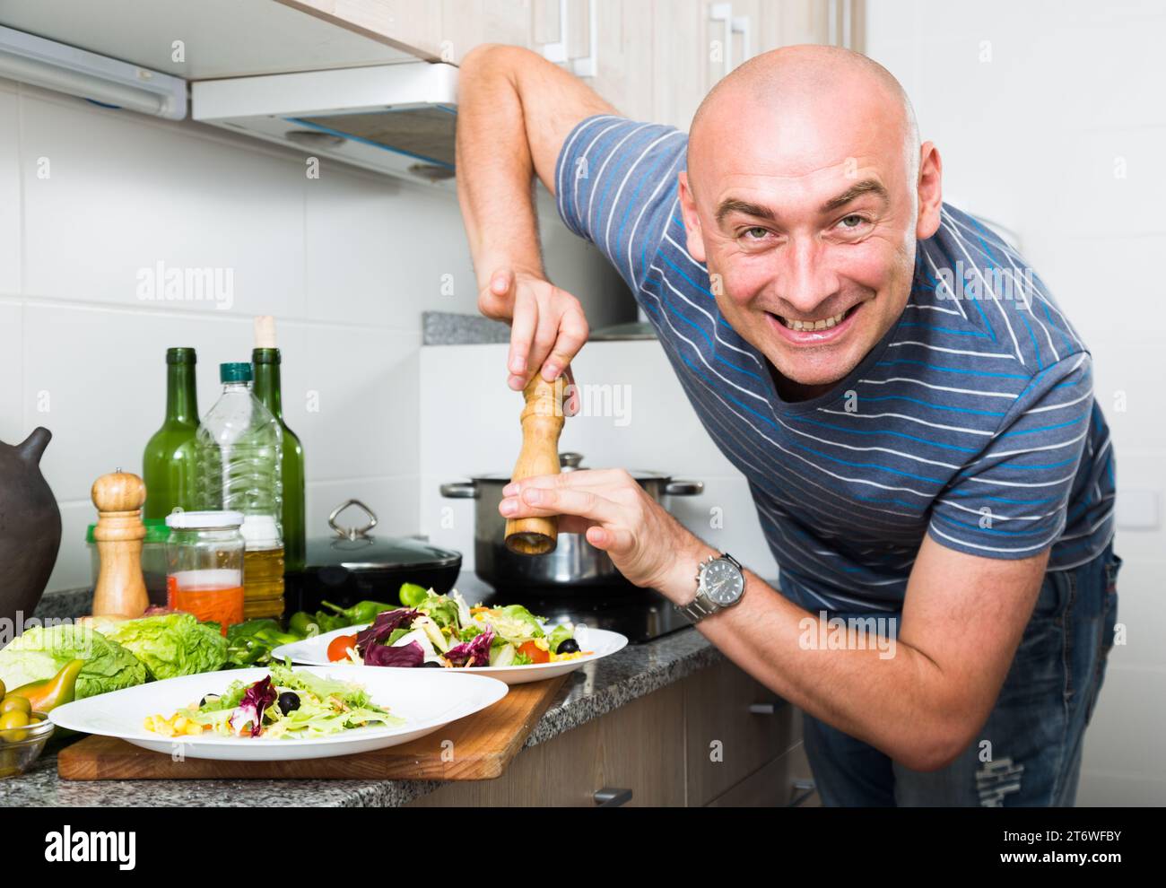 Ordinary man hi-res stock photography and images - Alamy